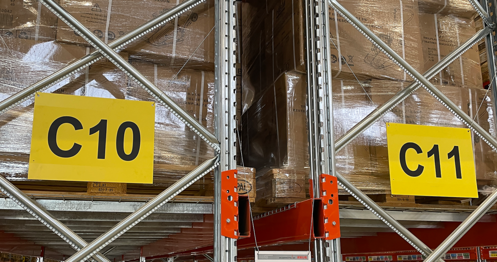 Warehouse labels in use | ONE2ID