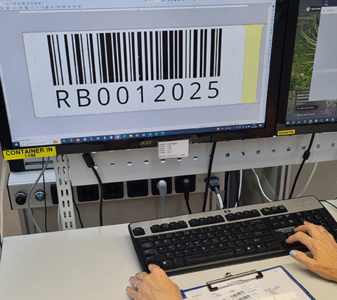 Wij maken uw magazijnlabels & locatieborden op maat | ONE2ID